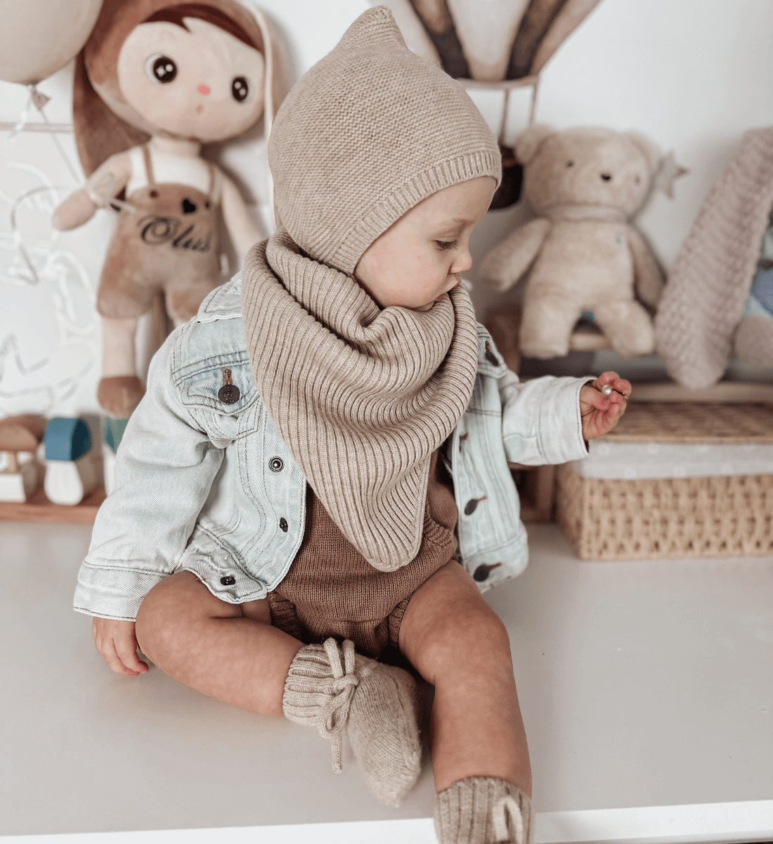 Lil' Leo: Dreieckstuch in Sand aus 100% Merinowolle